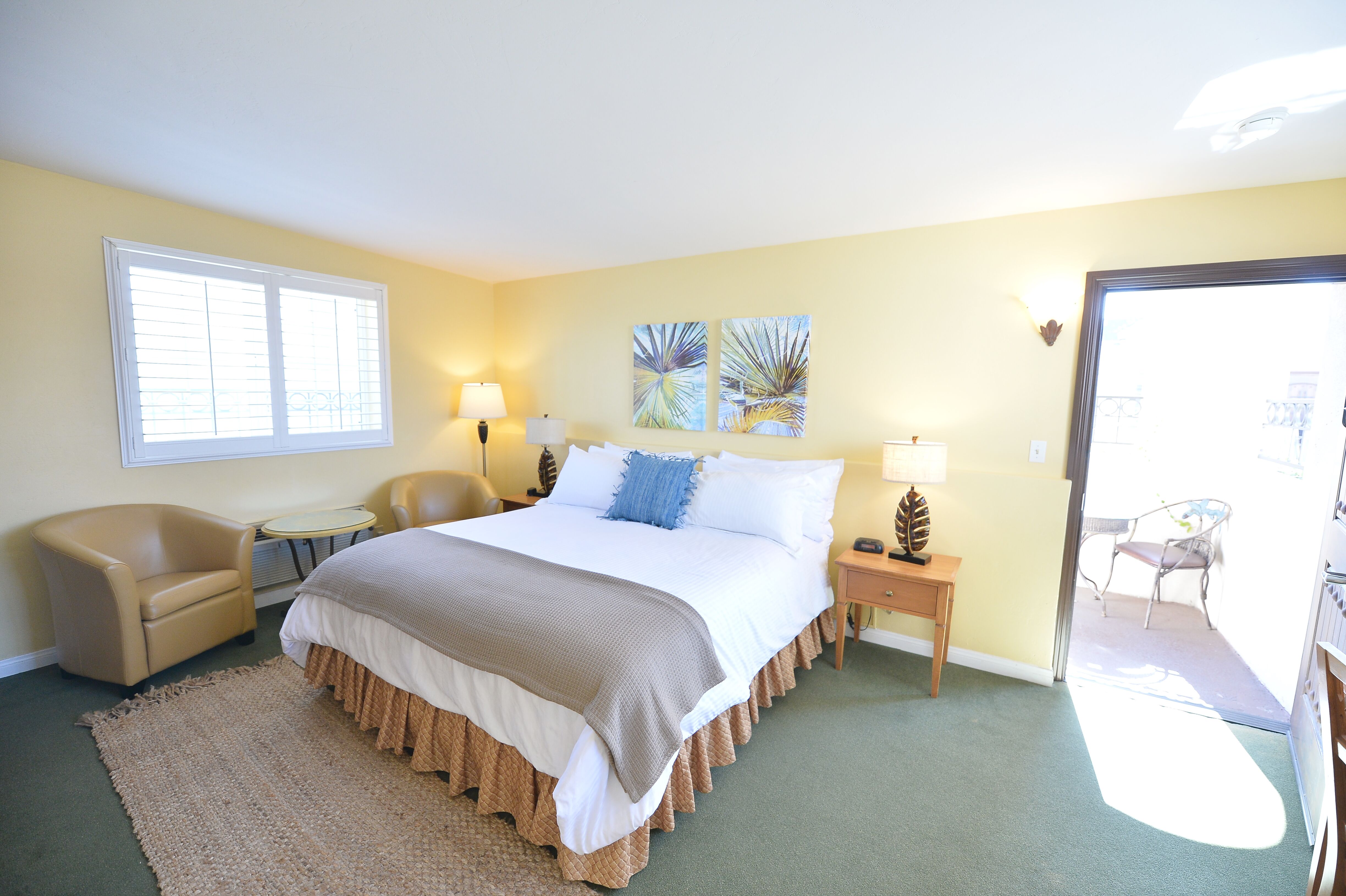 The Official Website of Crown City Inn & Bistro - Crown City Inn & Bistro